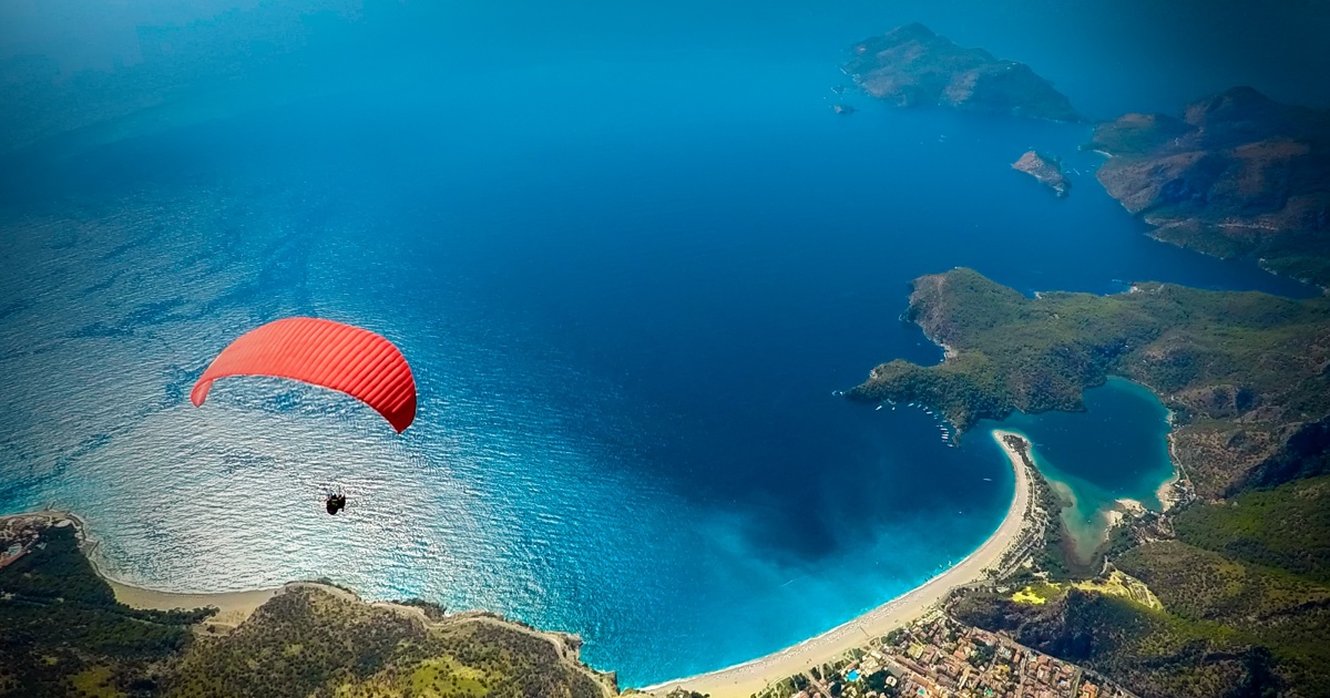 Locuri pentru Salturi cu Parasuta - vezi Topul nostru! - Travel Mood